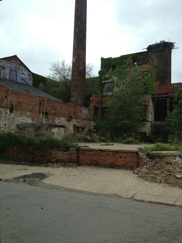 A crumbling factory in downtown Cleveland OH - Photorator