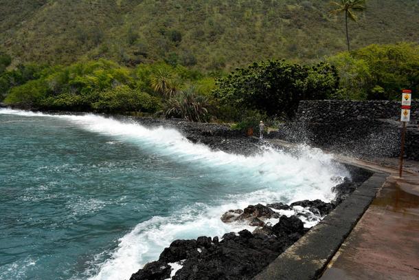 A wave hitting into Kealakekua Bay HI - Photorator