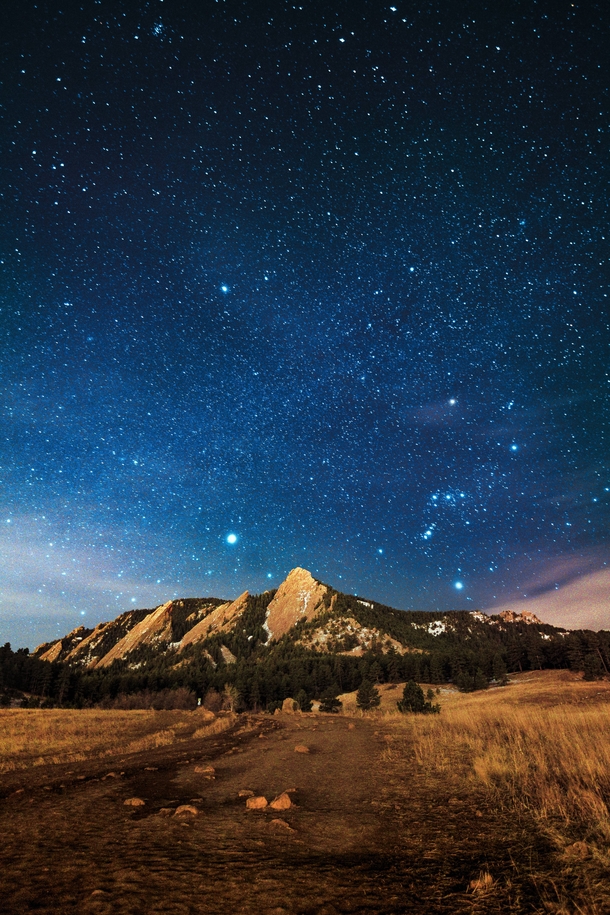 The view of the Flatirons from Chautauqua Park on a starry night in ...