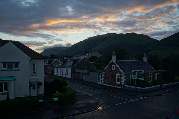 Tillicoultry Scotland on a Friday evening - Photorator